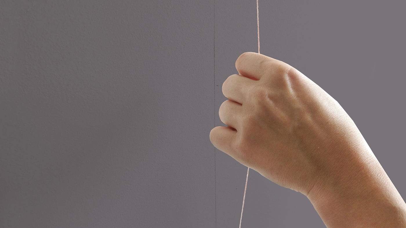 Hoe schilder je een ruitpatroon op een muur met de Flexa Kleur van het Jaar | Flexa